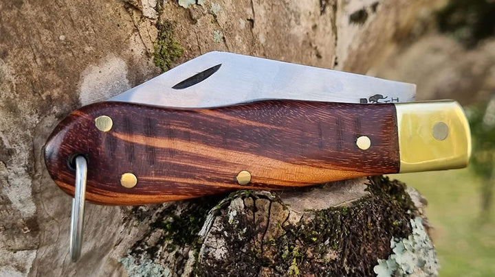 Canivete Artesanal Clássico: Tradição e Elegância em uma Ferramenta Ún