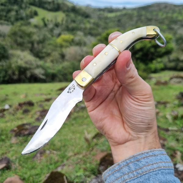 Canivete V13 em osso e aço inox