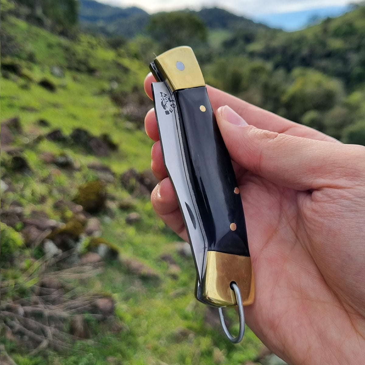 Canivete clássico HR cabo em chifre e lâmina aço inox 420