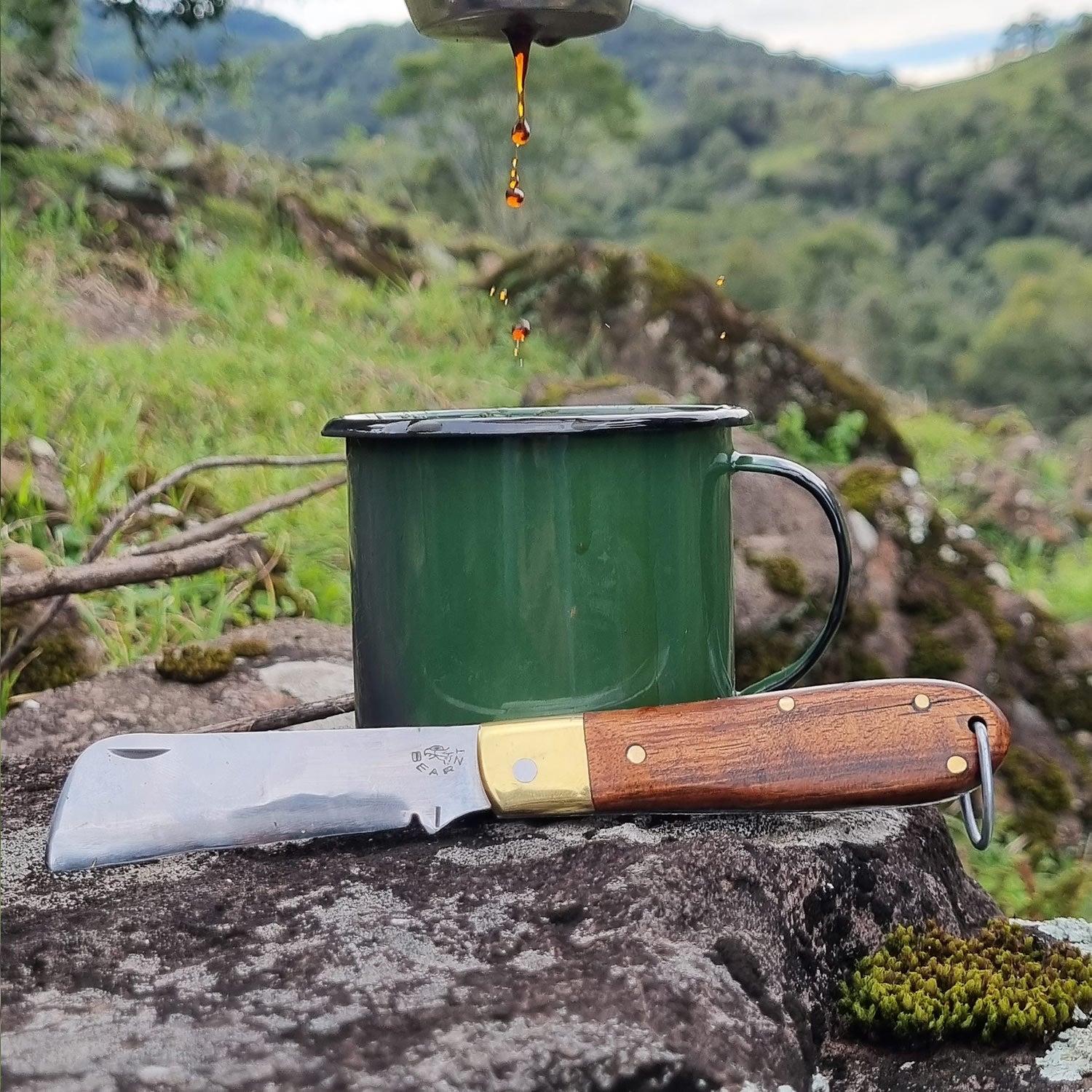 Canivete clássico artesanal com cabo de madeira nobre