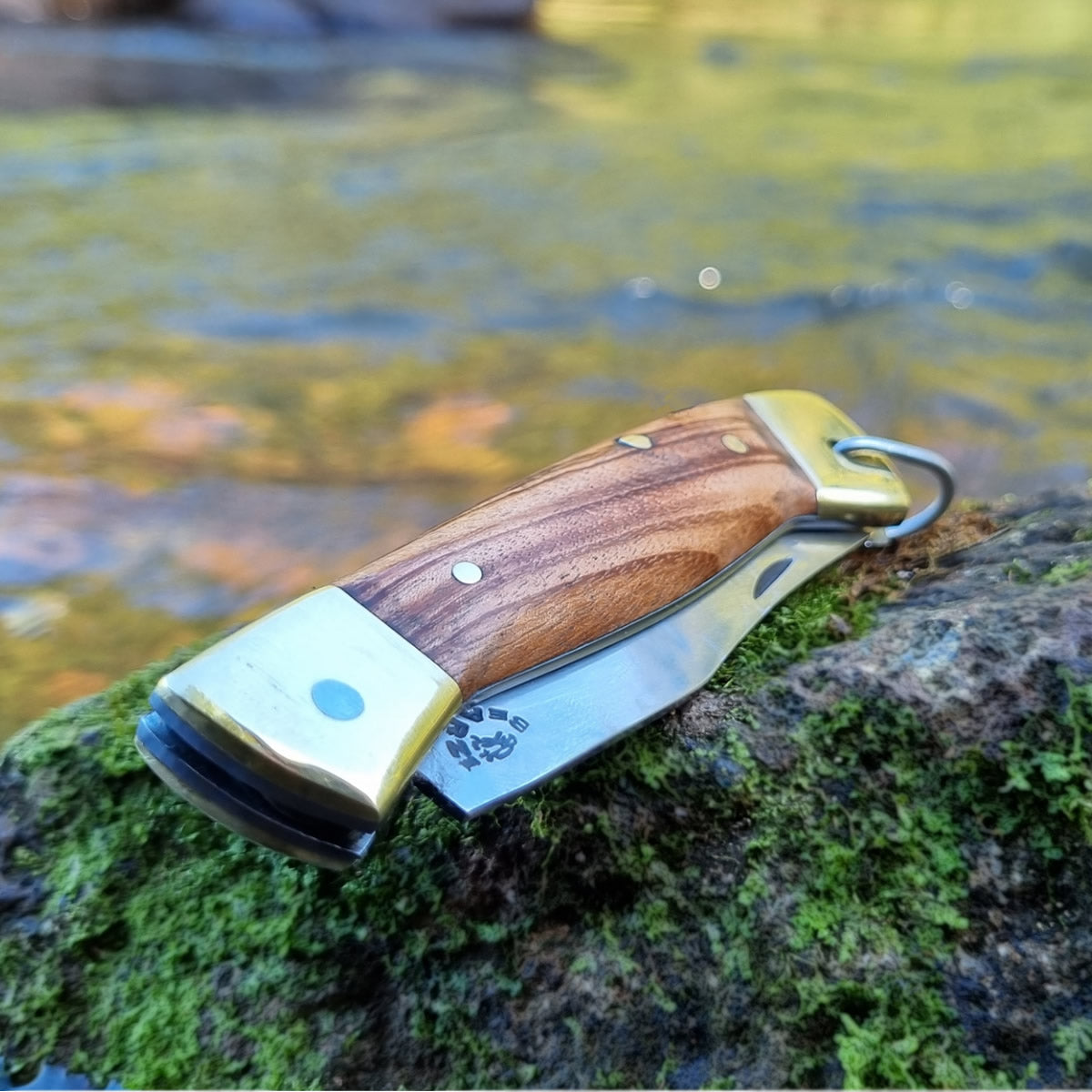 Canivete clássico HR cabo em madeira e lâmina aço inox